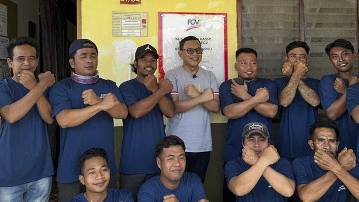 Berita Sawit - Menteri P2MI Tinjau Langsung Kondisi PMI di Perkebunan ...